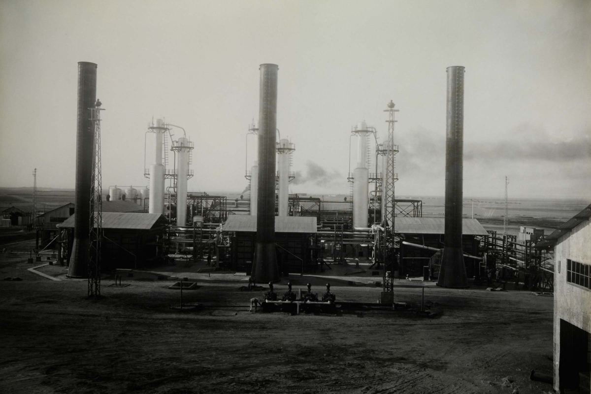 Construction of the Iraq-Mediterranean Oil Pipeline